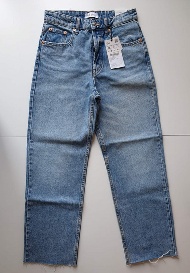 Zara straight fit vel 36 NOVO