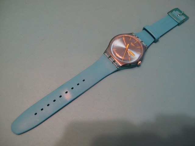 Swatch Rebel - veliki sat prečnika 41mm