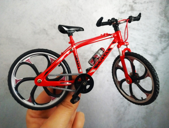 Igračka - bicikl - crno-crveni