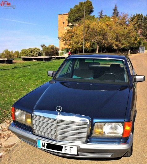 Mercedes-Benz 280 SE sedan