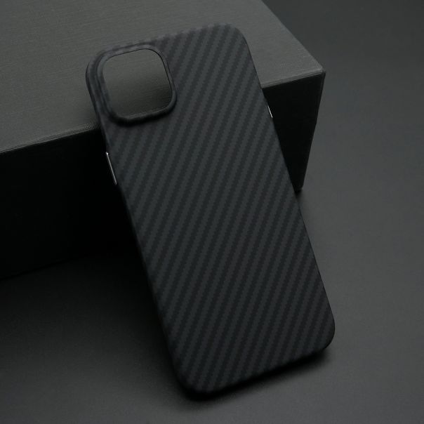 Futrola Carbon Stripes za iPhone 15 Plus, crna
