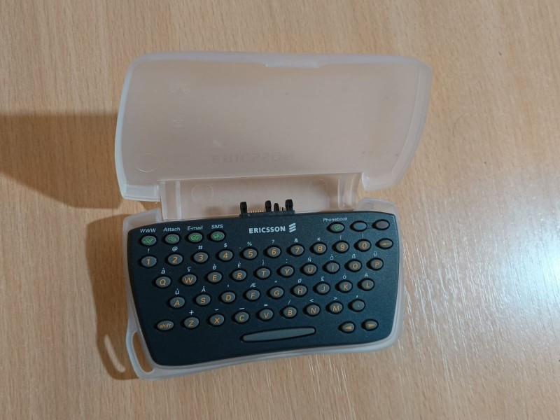 Stara tastatura za Ericsson telefone