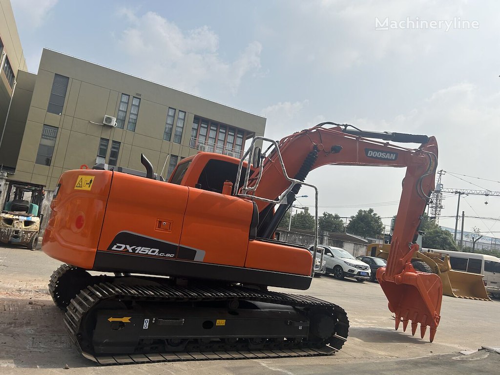 Doosan DX150LC-9C bager guseničar