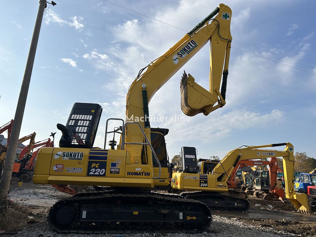 Komatsu PC220-8 bager guseničar