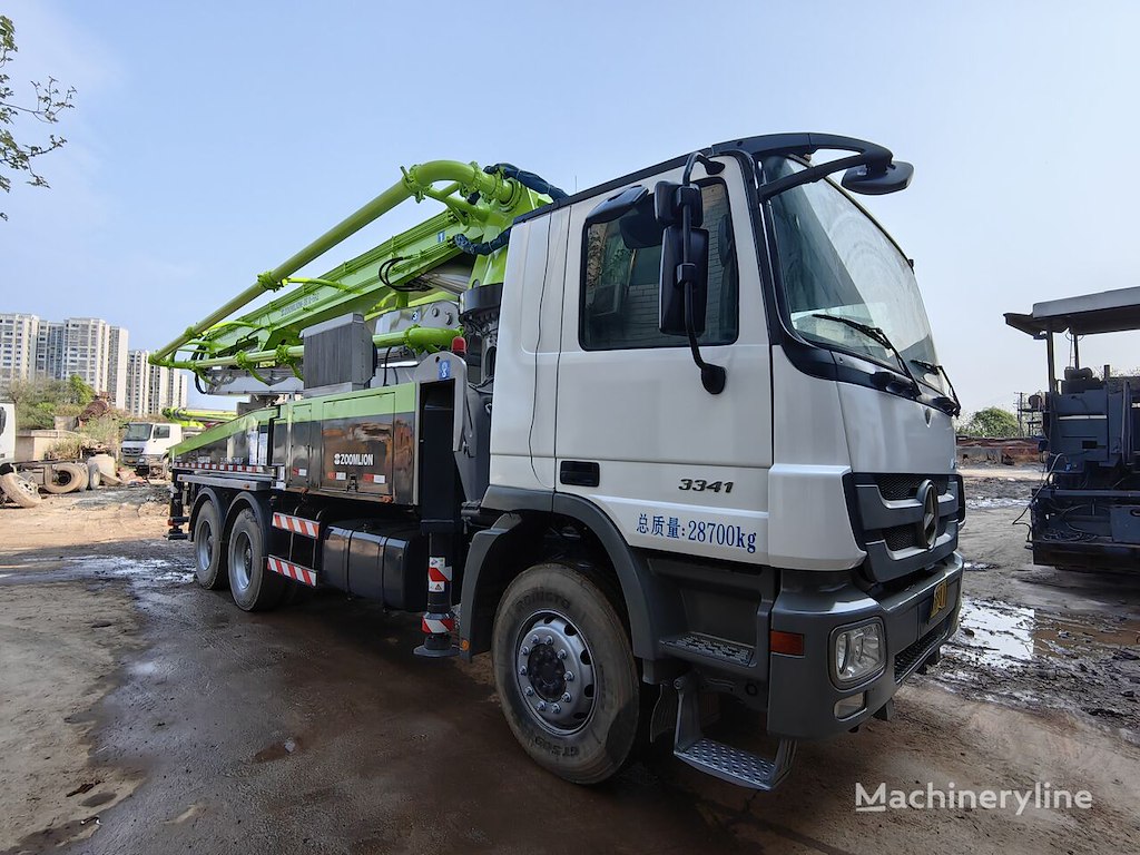 Zoomlion 52m-6RZ na šasiji Mercedes-Benz 3341 pumpa za beton