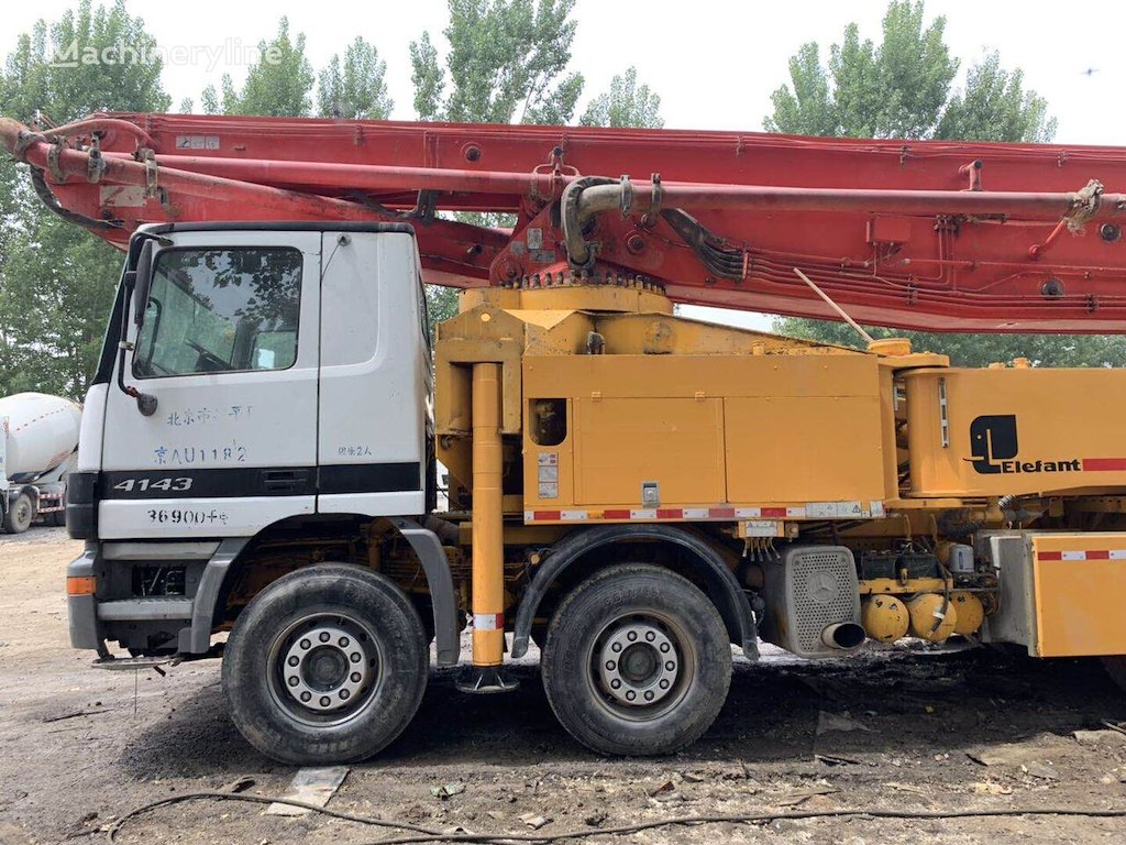 Putzmeister 46Z na šasiji Mercedes-Benz 4143 pumpa za beton