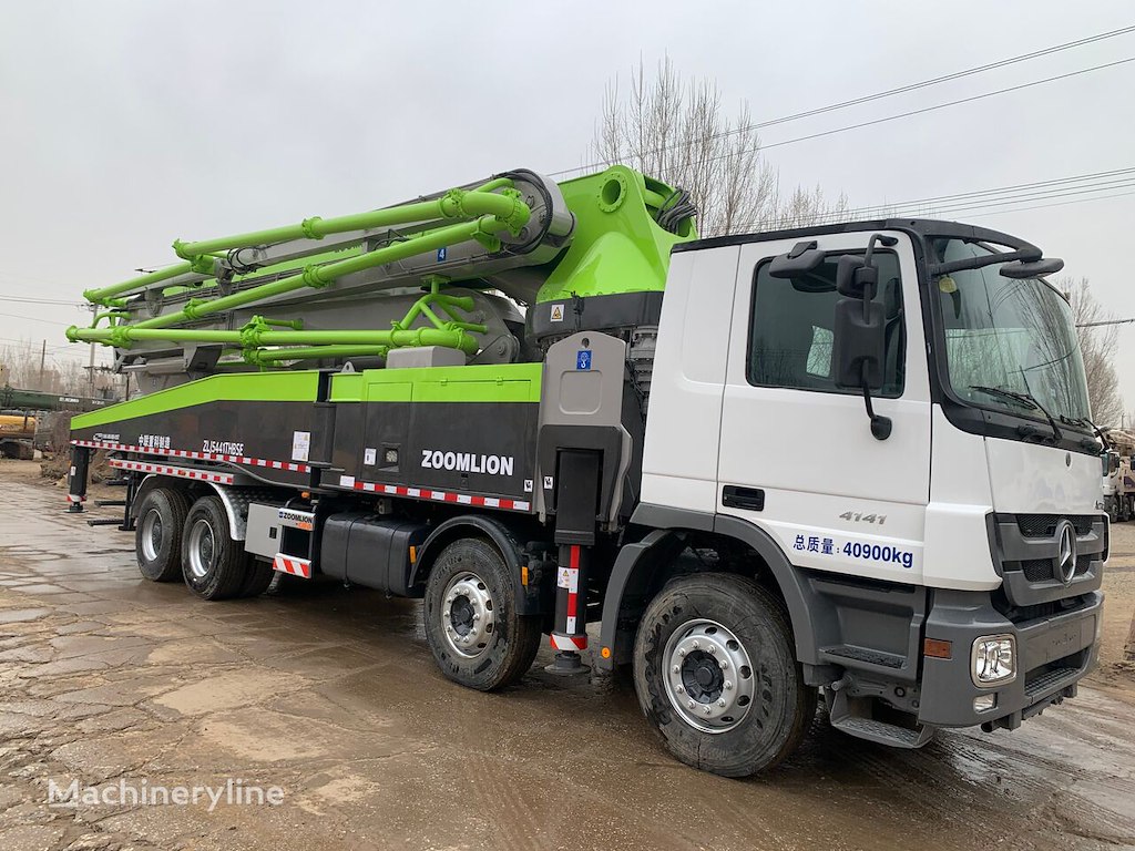 Zoomlion na šasiji Mercedes-Benz Actros 4141 pumpa za beton