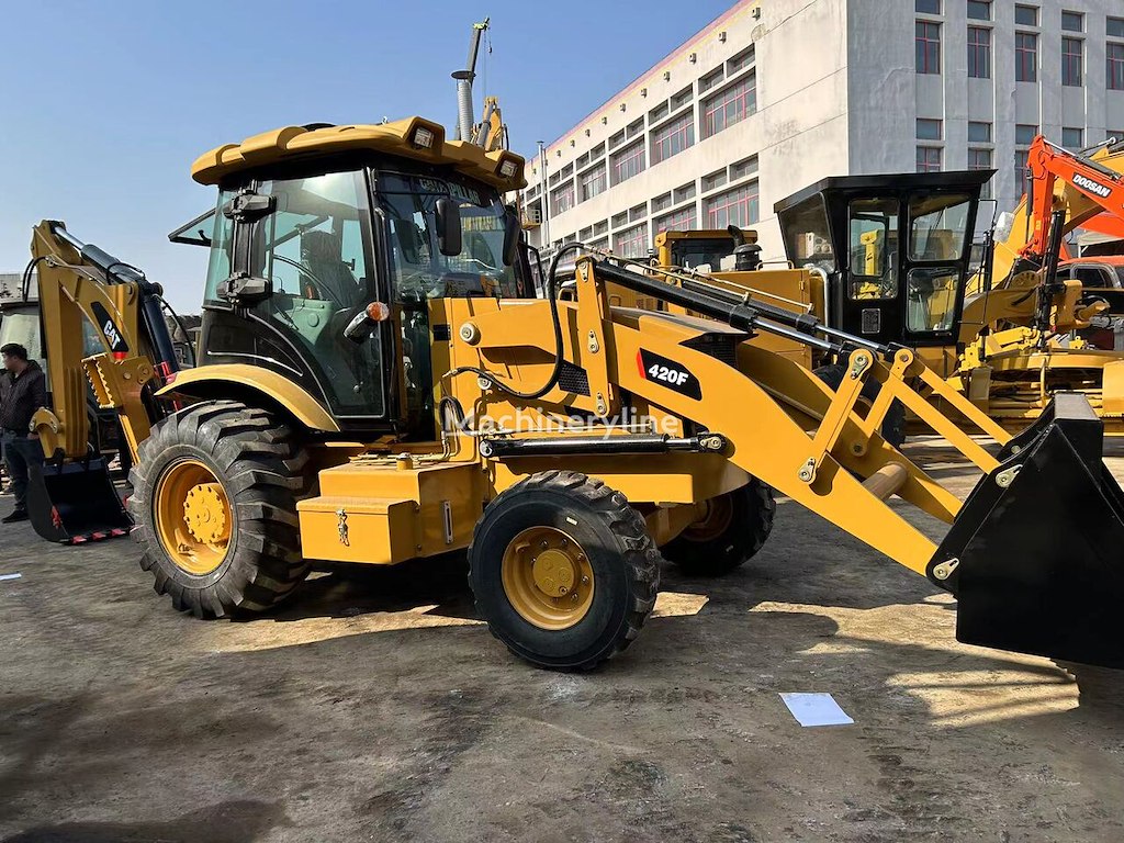 Novi Caterpillar 420F valjak za asfalt