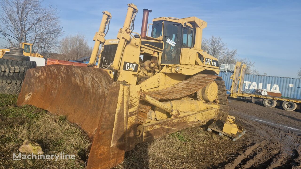 Caterpillar D8L buldožer