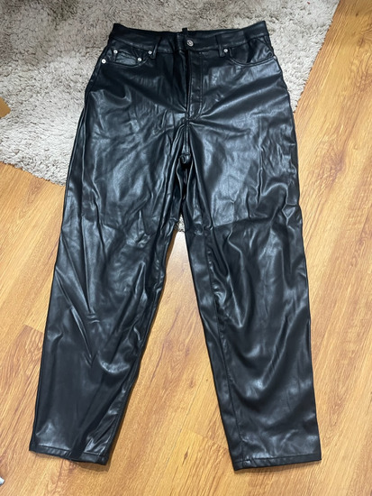 Nove kozne crne H&M baggy pantalone