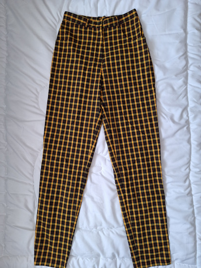 Karirane pantalone S