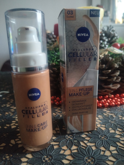 Nivea Hyaluron Cellular Filler puder