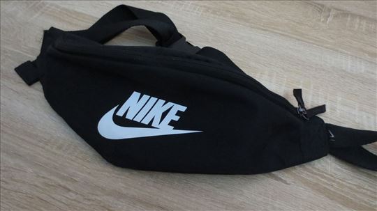 Nike Original torbica iz Danske Novo