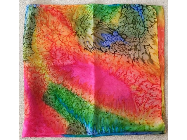Unikatna rucno bojena svilena marama 92x88 cm