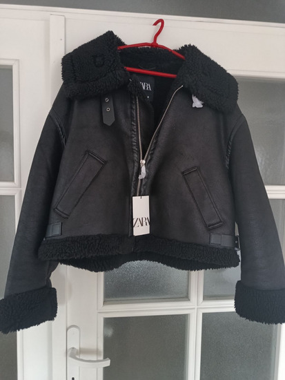 Zara crna jakna monton L/XL