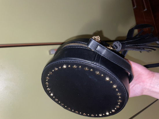 Okrugla zanimljiva torbica