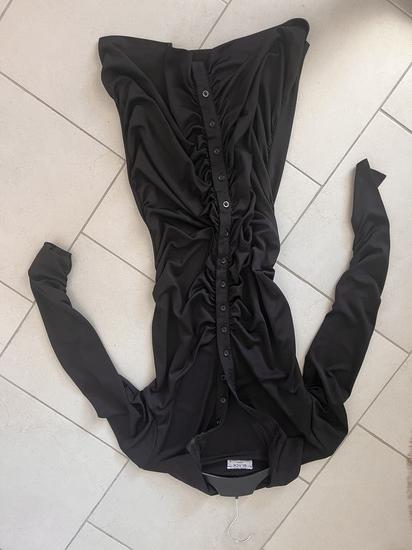 Crna haljina sa dugmicima