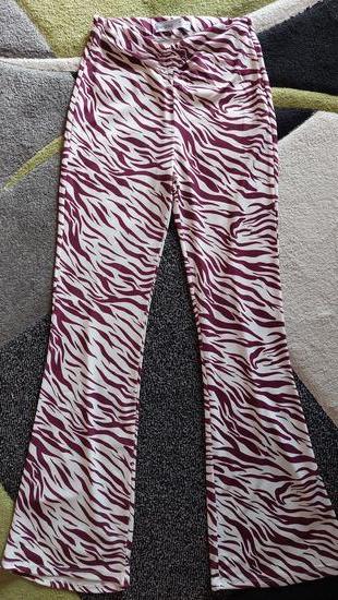 Pantalone Bershka snizene 1200din