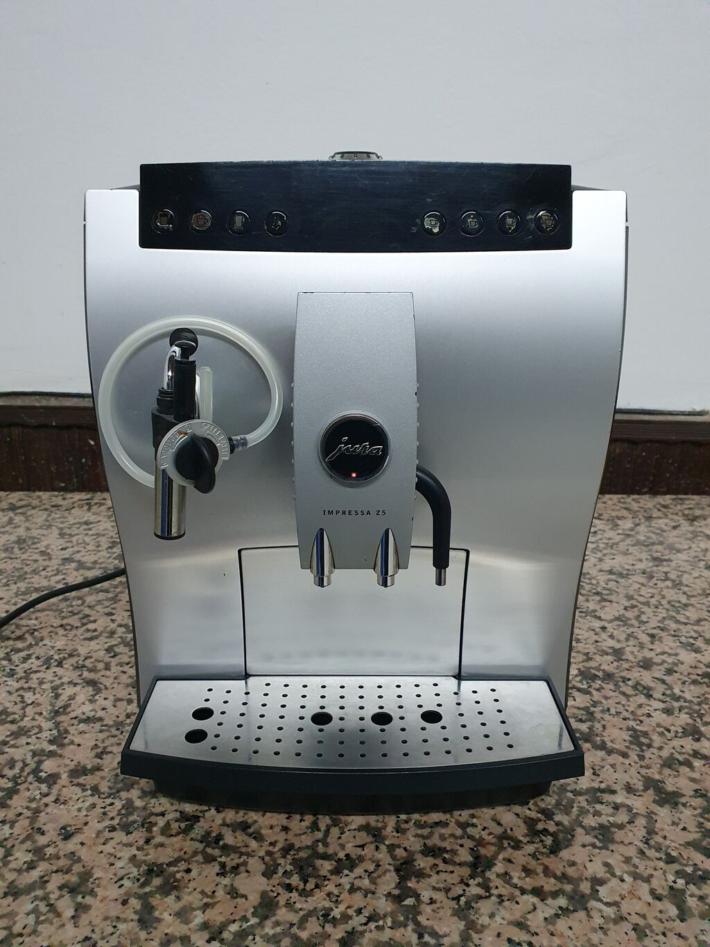 Jura Impressa Z5 aparat za kafu espreso kapucino vruca voda za