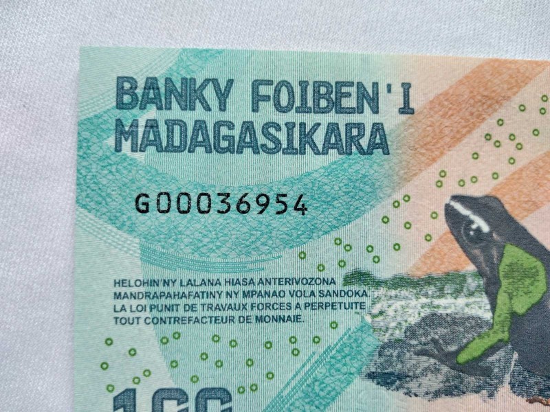 Madagaskar 100 ariari,2017 god.mali broj