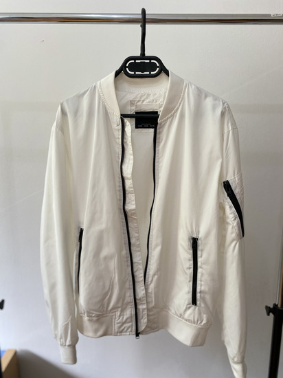 BERSHKA Bomber jakna