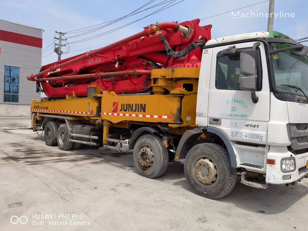 JunJin JJRZ52 na šasiji Mercedes-Benz Actros 4141 pumpa za beton