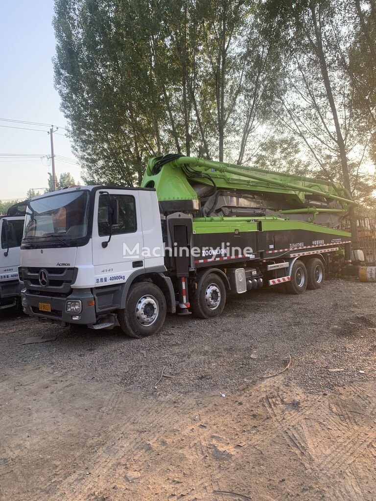 Zoomlion 56X-6RZ na šasiji Mercedes-Benz Actros pumpa za beton