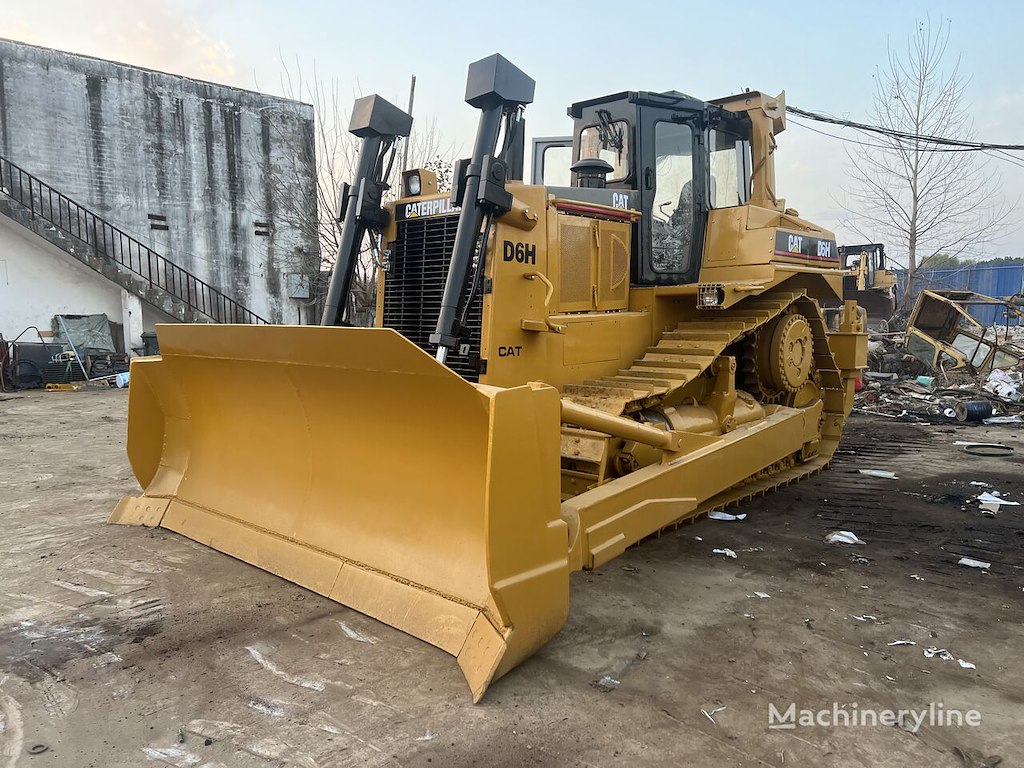 Caterpillar D6H buldožer