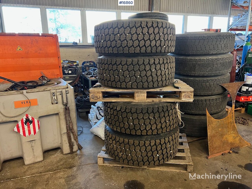 4 tires on rims for Volvo L25 wheel loader guma za prednje utovarivače