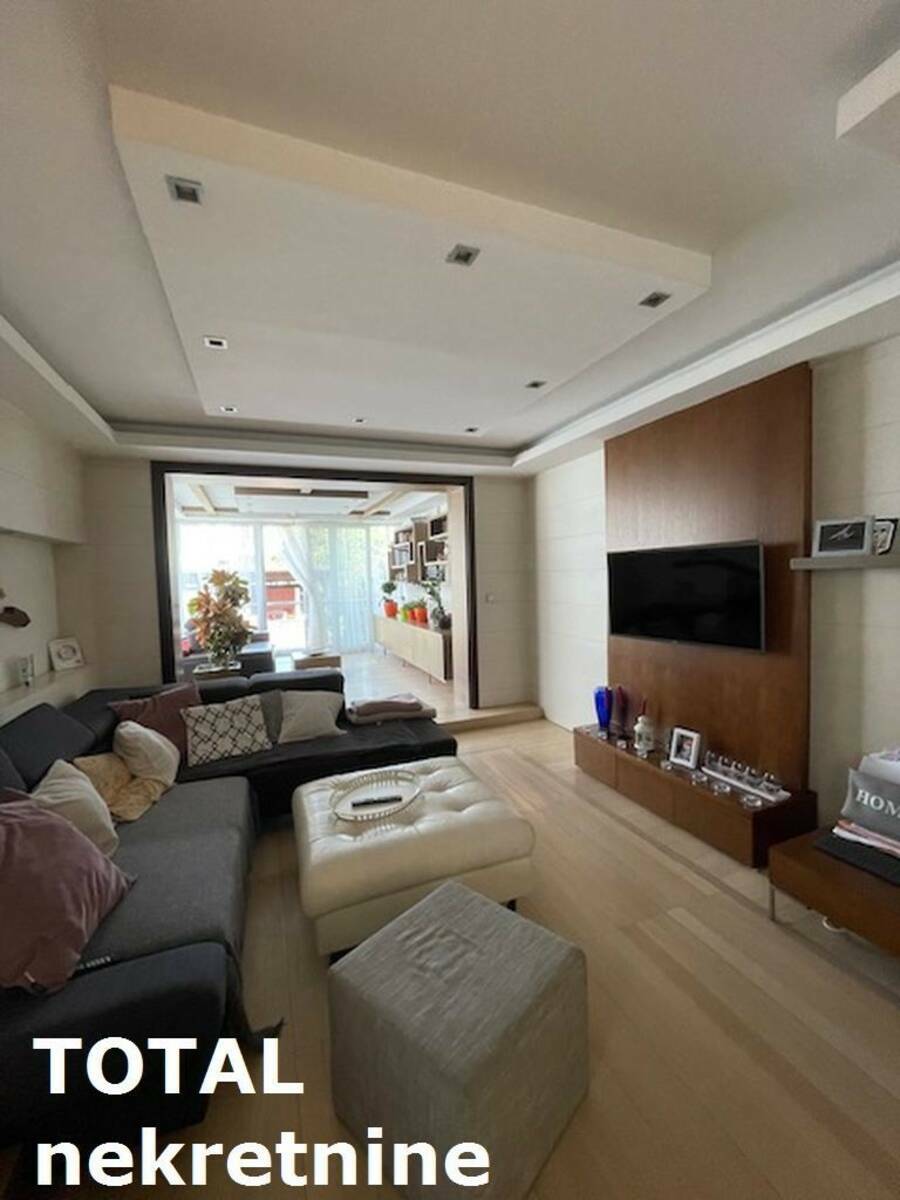 Petosobna kuća NOVI SAD, 401700€