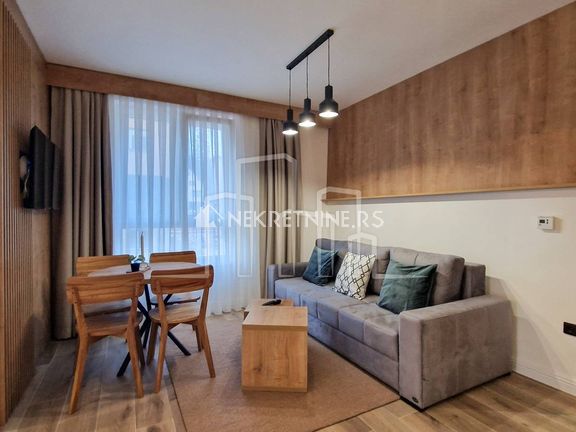 Opremljen nov apartman od 40m2 dvije spavaće u sklopu novog naselja nadomak Snježna dolina Resorta i staze Trnovo
