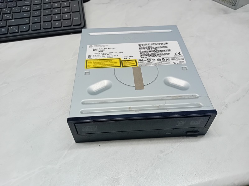 dvd rw sata hp ispravan