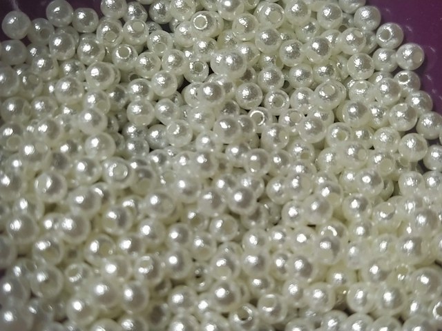 (A1353) Akrilne perle reljefne belicaste 4mm 500kom