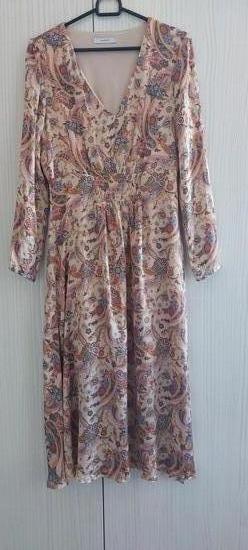 Reserved midi haljina