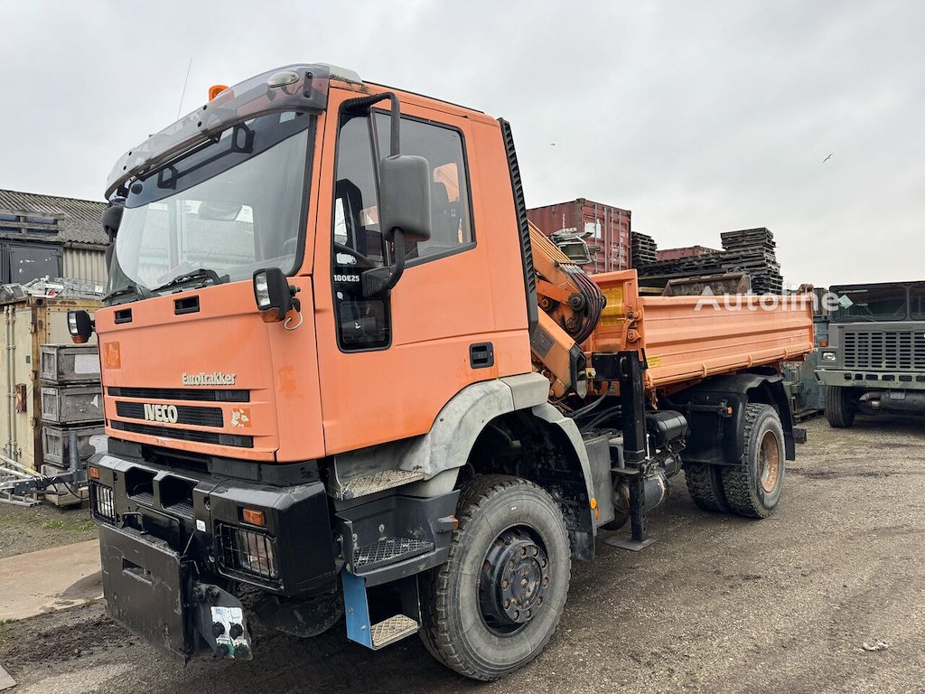 IVECO 180 E 25 4×4 heavy duty 3-side kipper + crane kiper