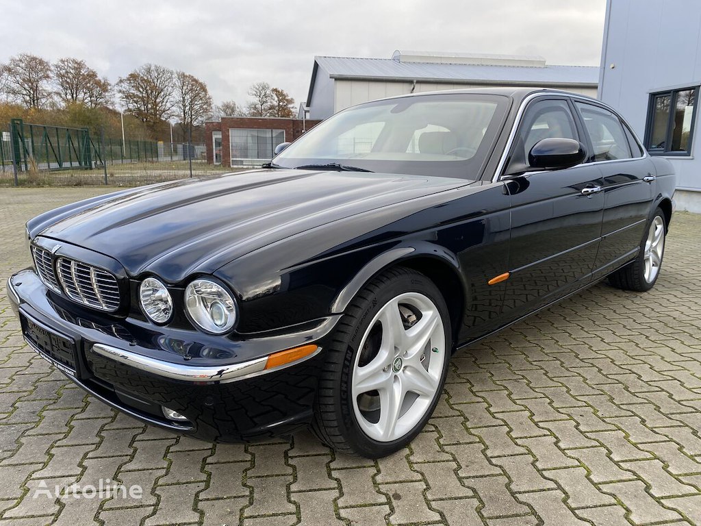 Jaguar 4.2 Lang President Security sedan