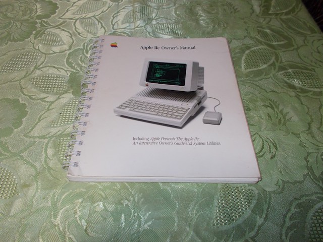 Apple IIc - Owners Manual - Including Apple Presents Th