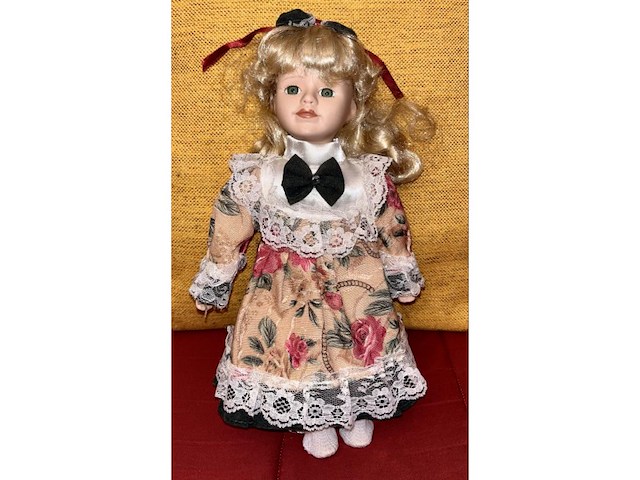 Porcelanska lutka P1 vintage