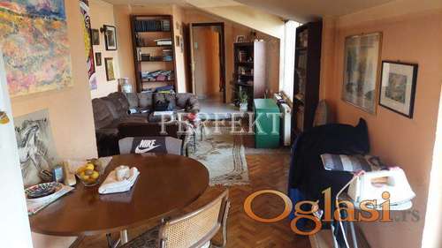 Donji Grad 170m2 na 1,99ari