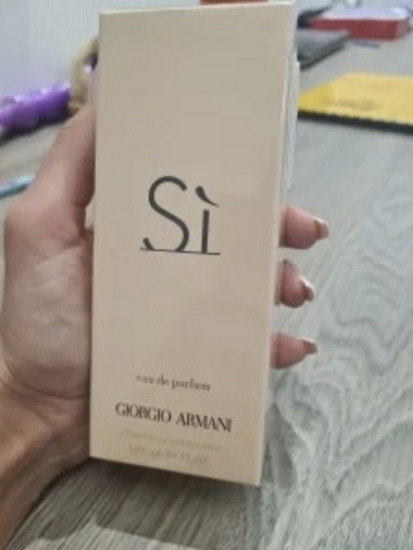 Nov parfem Armani Si