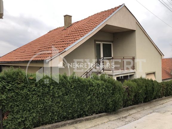 Kuća na Bubnju 272m2, 9,4 ari placa