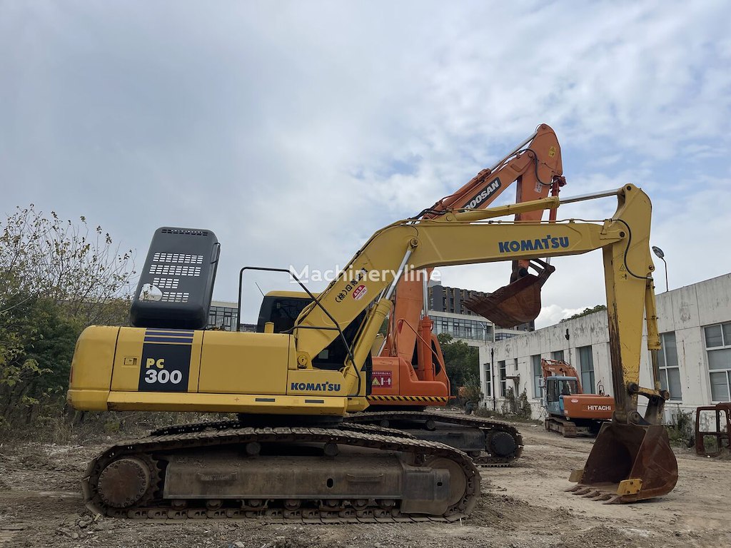 Komatsu PC300LC-7 bager guseničar