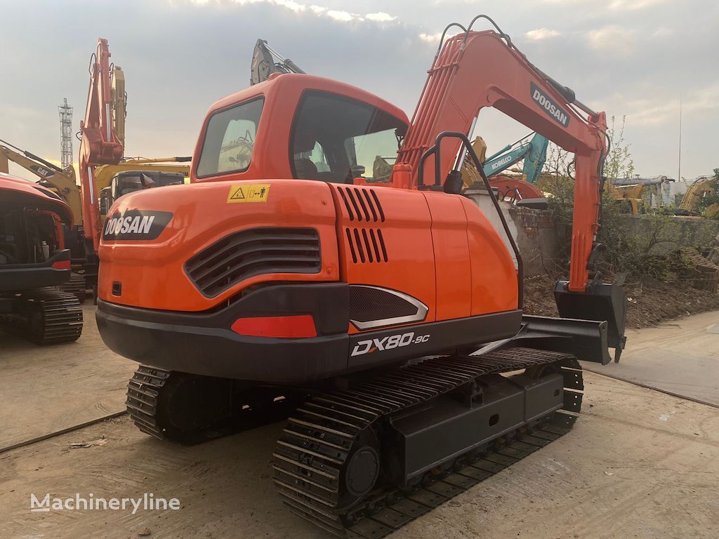 Doosan DX80 bager guseničar