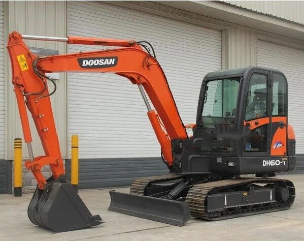 Doosan DH60 bager guseničar