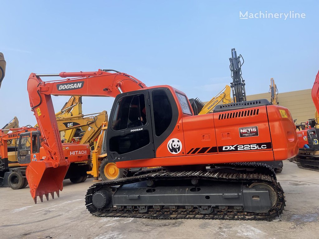 Doosan DX225LCA bager guseničar