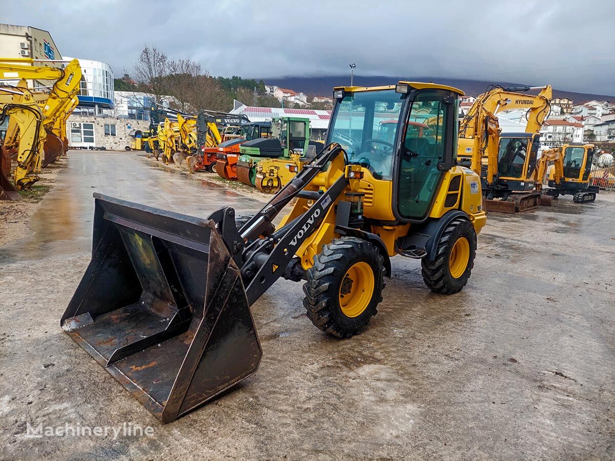 Volvo L25F prednji utovarivač