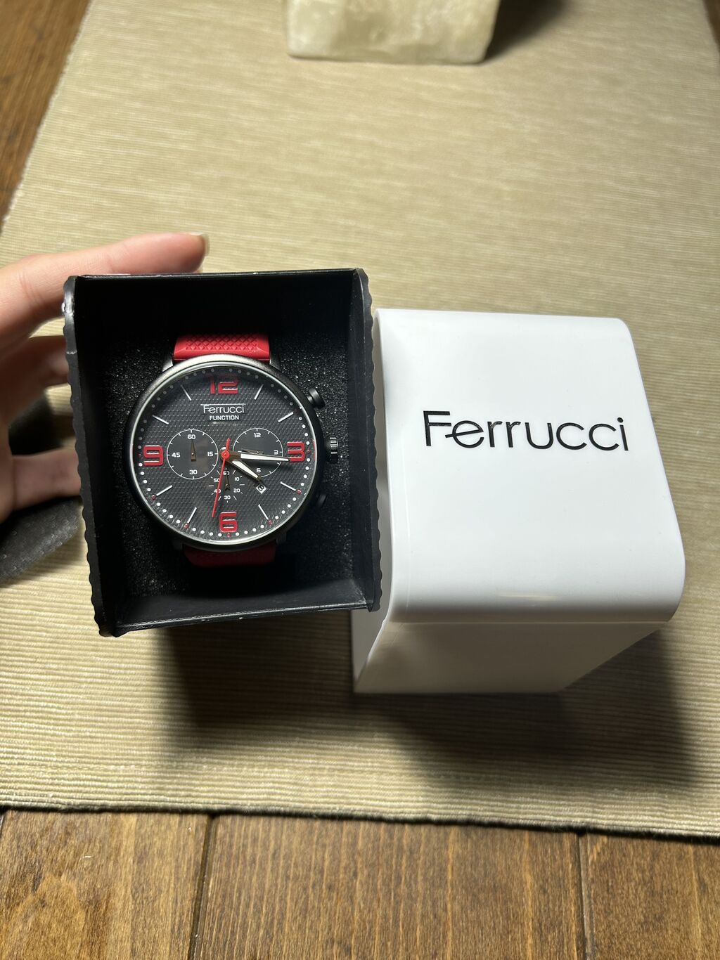 Nov Ferrucci ručni sat