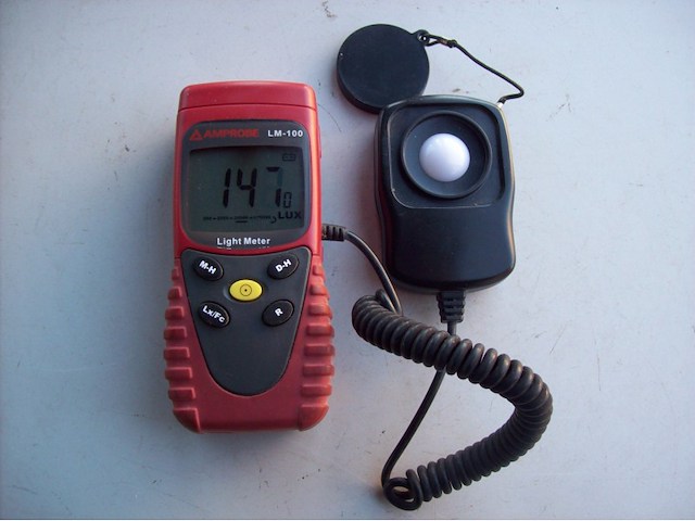 AMPROBE LM-100 Light Meter