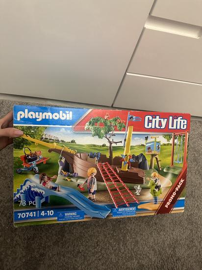 Veliki Playmobil 70741 dečiji park sa brodom