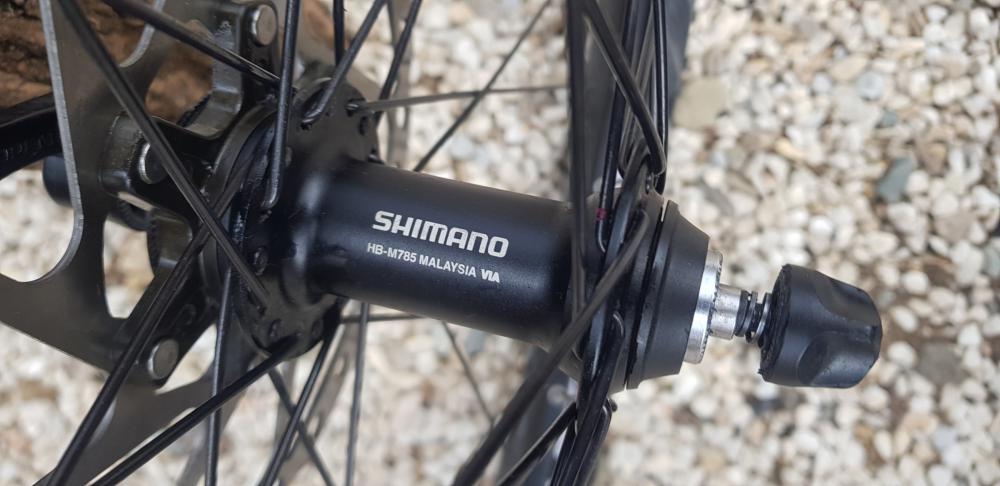 SHIMANO DEORE XT DISC DT SWISS PREDNJI TOČAK 26